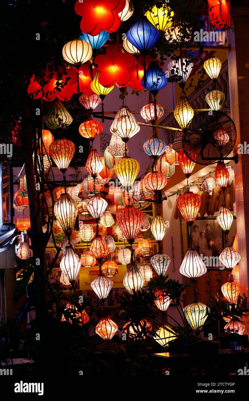 Traditional chinese lanterns lights inside asian restaurant. Paper ...