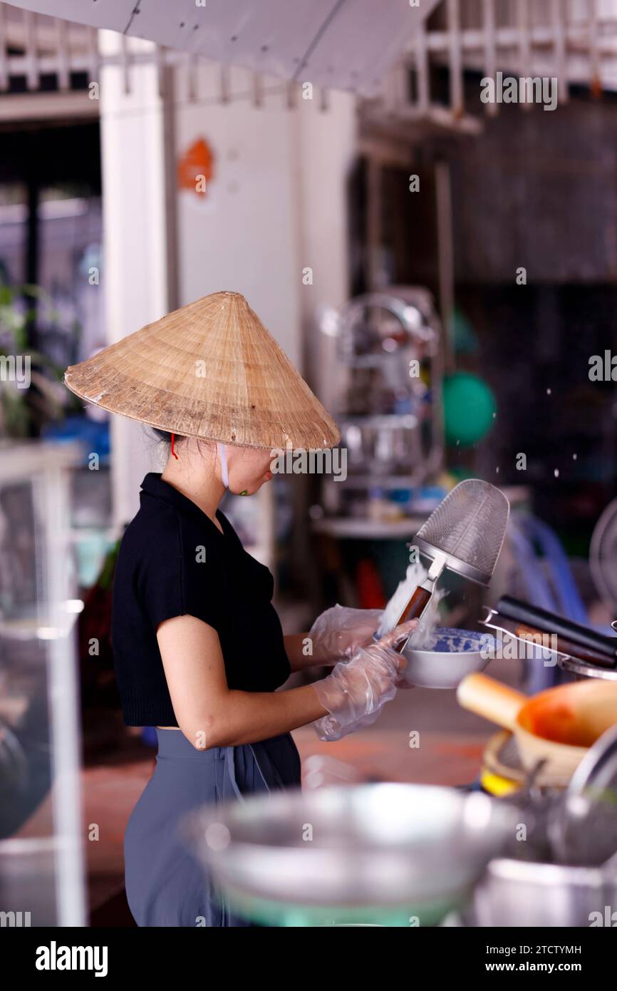 Vietnam cooking home hi-res stock photography and images - Alamy