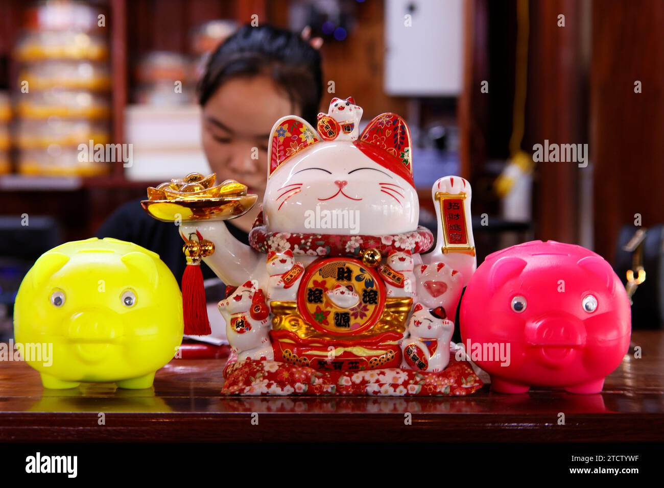 Fortune cat hi-res stock photography and images - Alamy