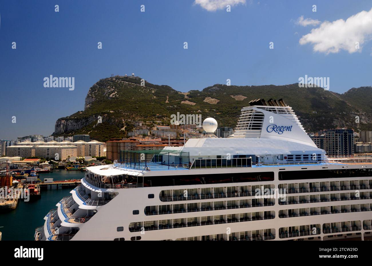 Luxury Cruise Ship 'Seven Seas Mariner' Operated Regent Seven Seas ...