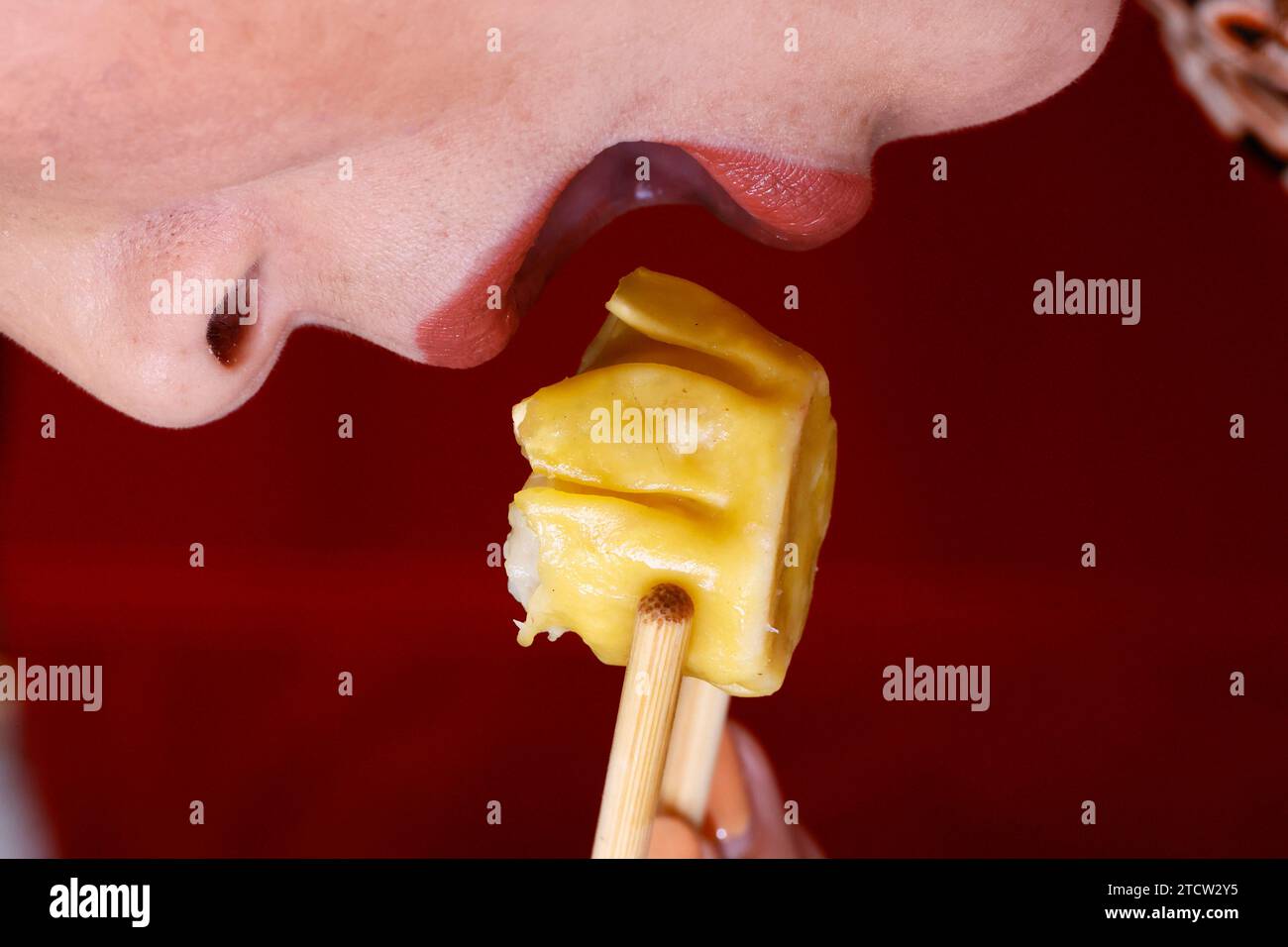 Eating dim sum hi-res stock photography and images - Alamy