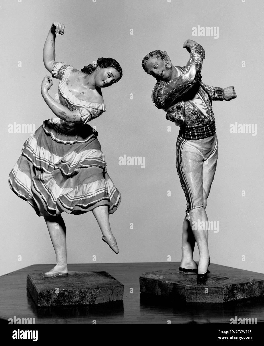 FIGURILLAS DE BARRO - FOTOGRAFIA EN BLANCO Y NEGRO - AÑOS 60. Author ...