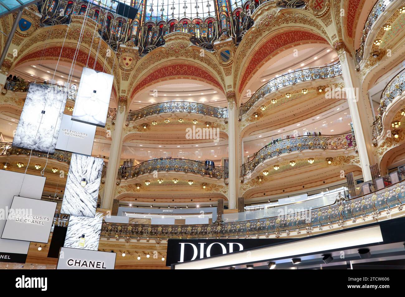Eau de parfum miss dior hi-res stock photography and images - Alamy