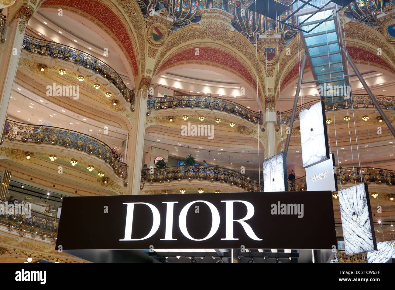 Eau de parfum miss dior hi-res stock photography and images - Alamy