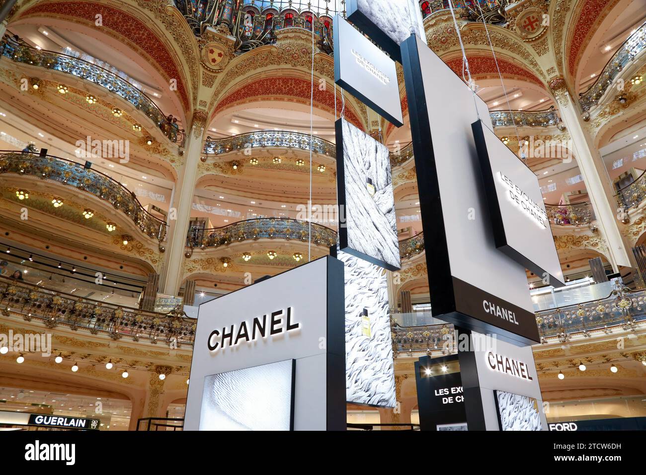 Galerie Lafayette, interiors, Paris: beauty shops and branded windows ...