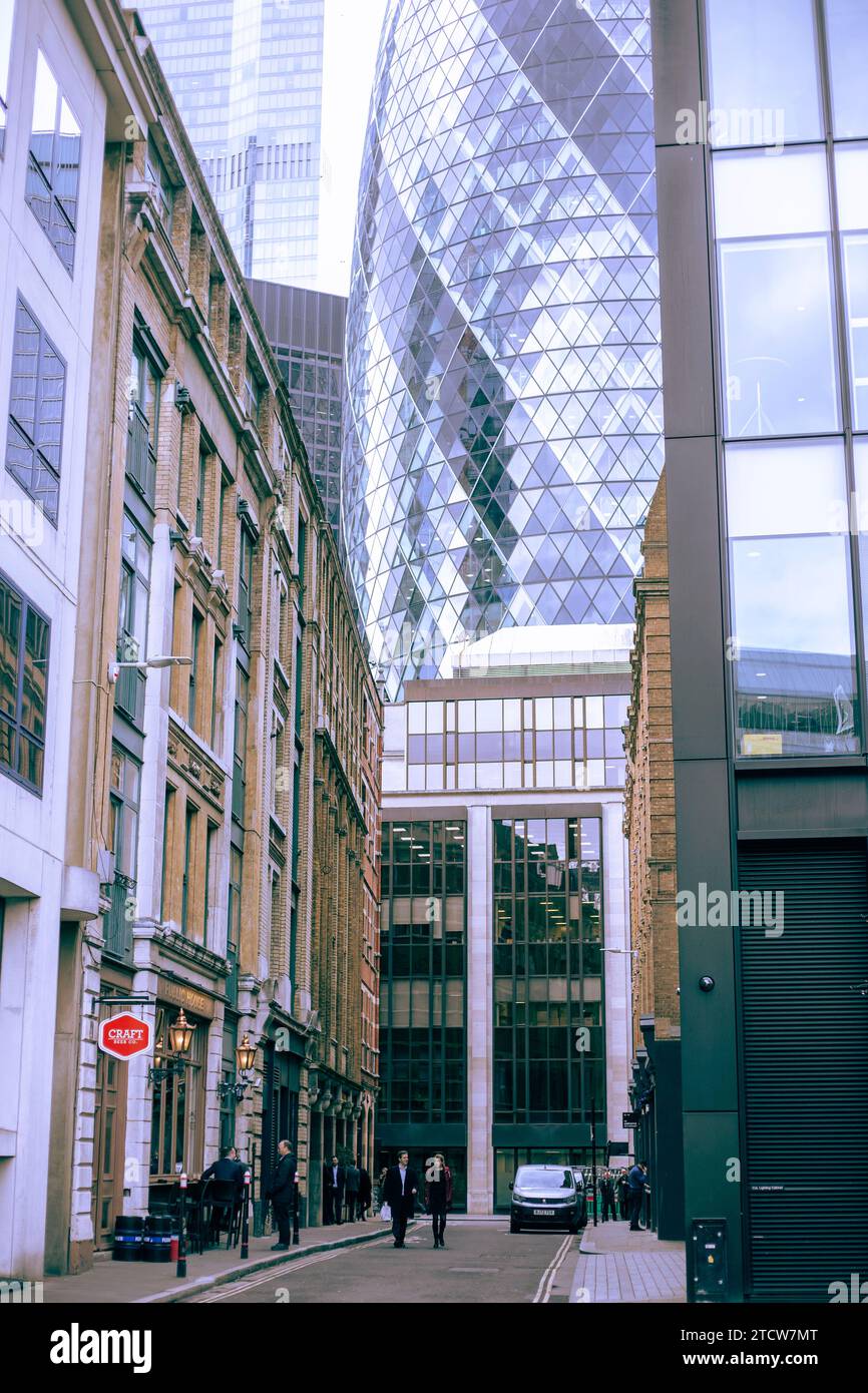 London city worker hi-res stock photography and images - Alamy