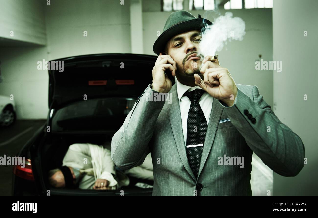 Phone call, car and mafia with hostage in trunk for negotiation ...