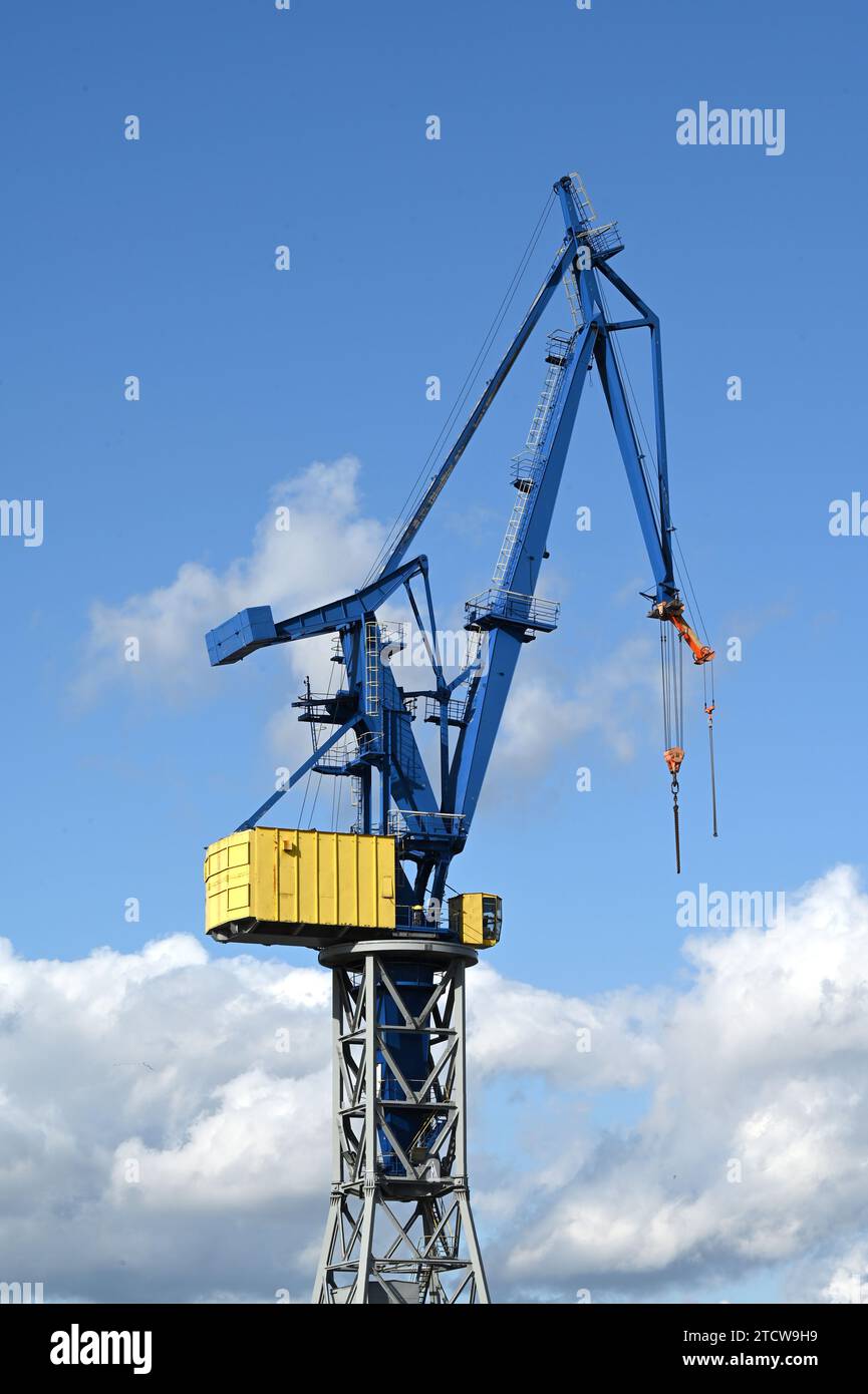 Historical crane in the old port of Hamburg, Germany Stock Photo - Alamy