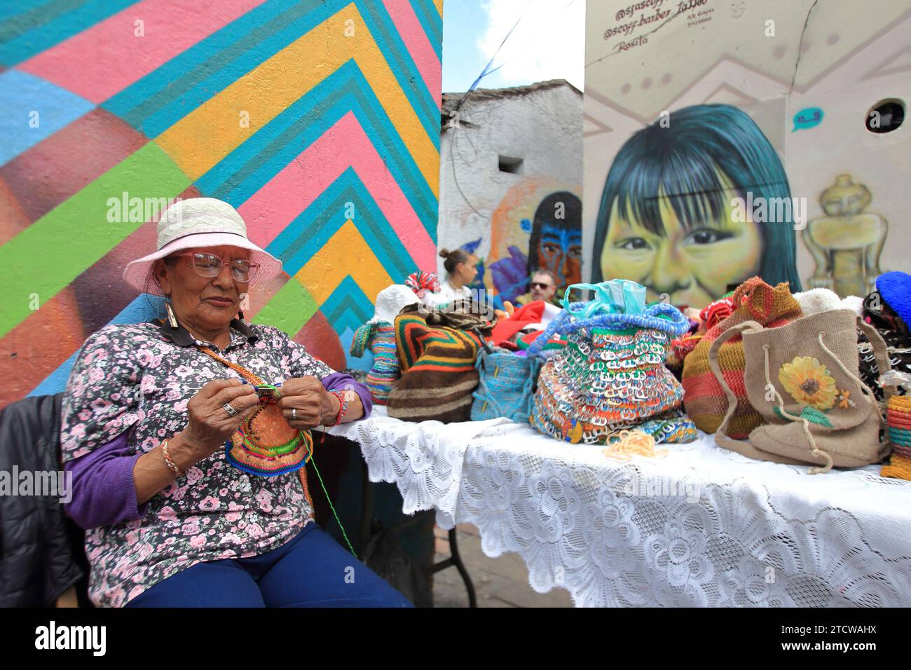 Colombian crafts hi-res stock photography and images - Alamy