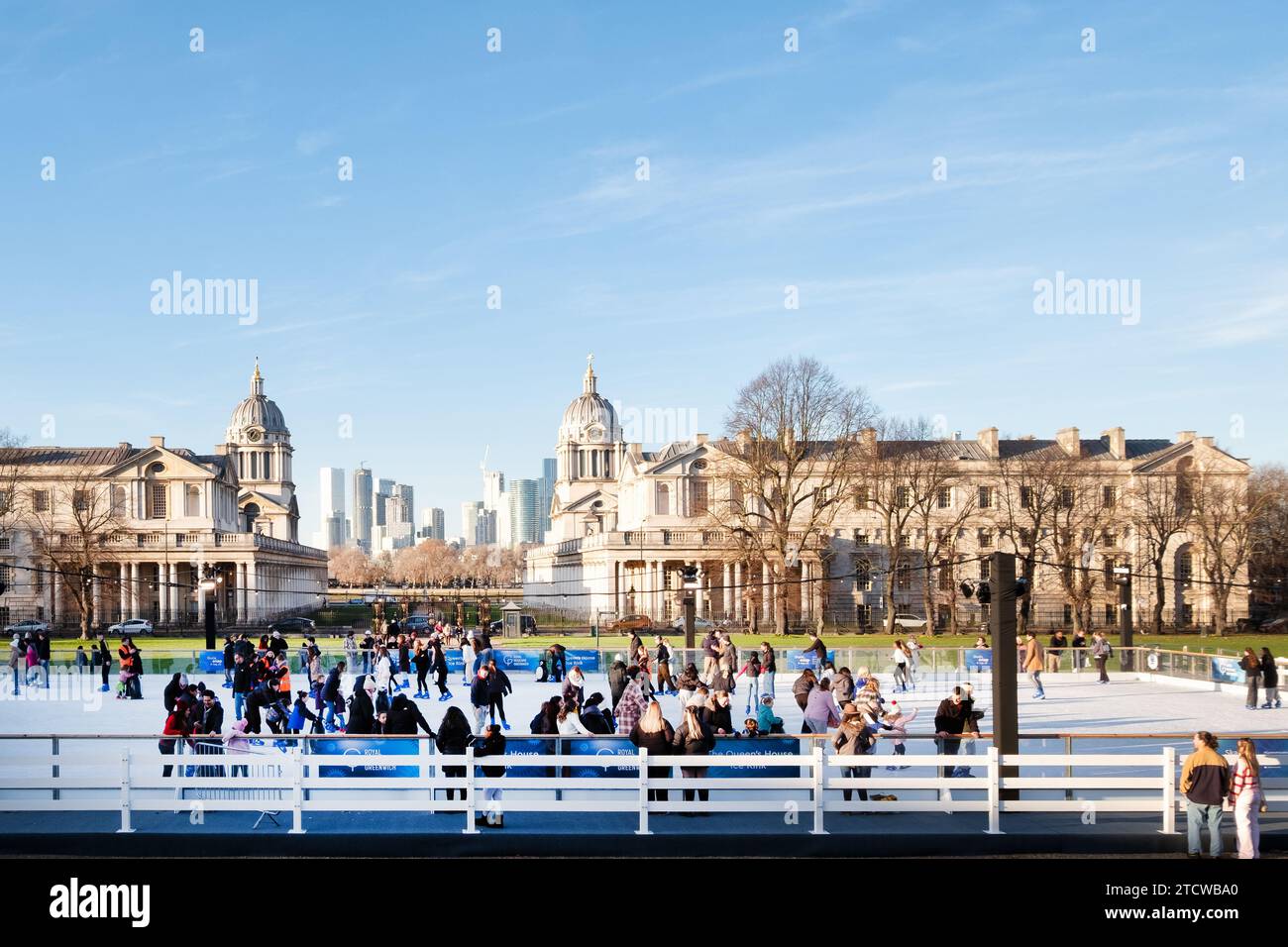 Greenwich ice rink hi-res stock photography and images - Alamy