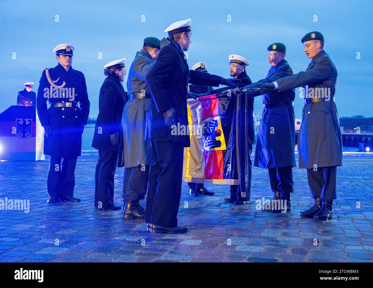 Stralsund, Germany. 14th Dec, 2023. Bundeswehr recruits during the ...