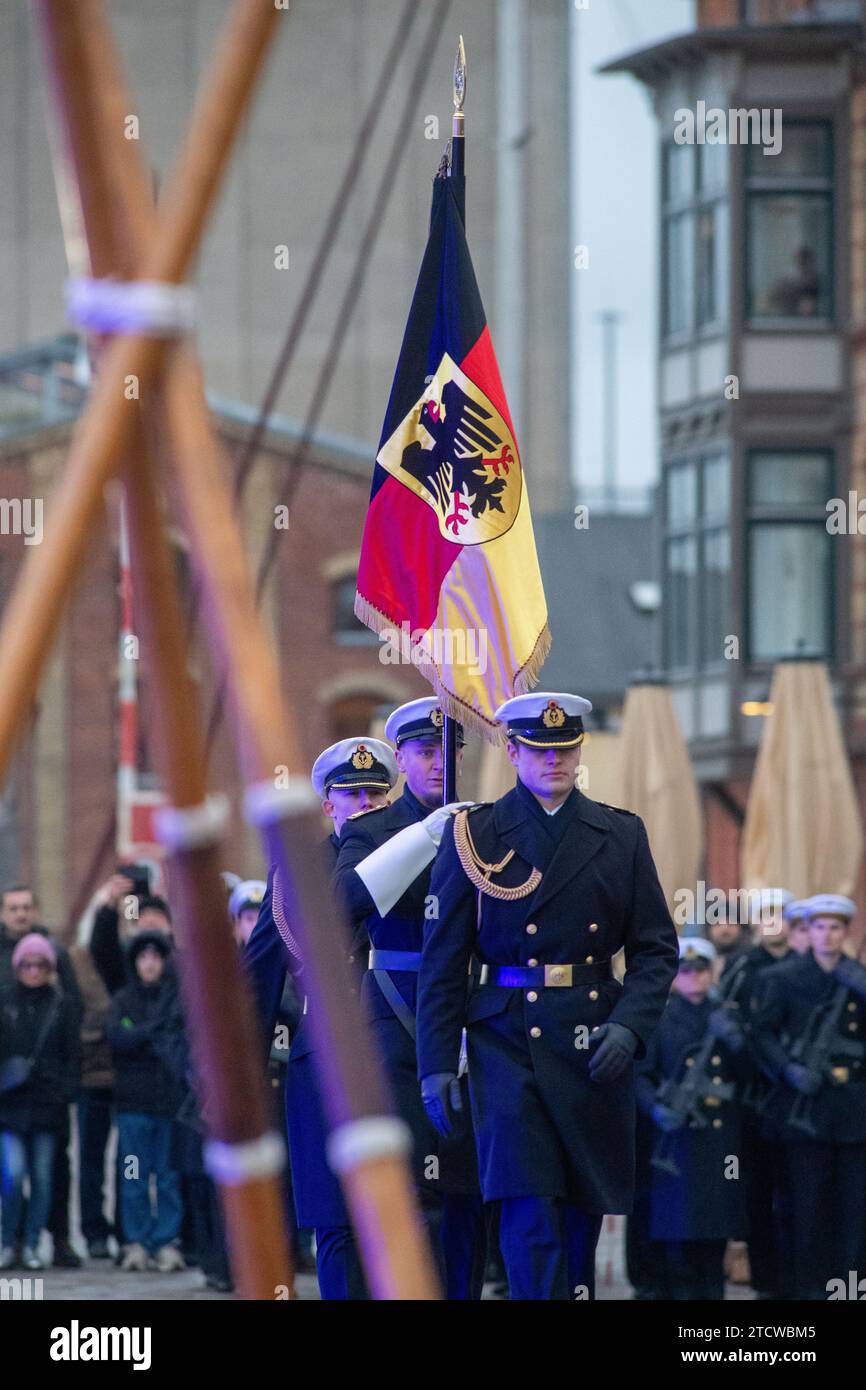 Stralsund, Germany. 14th Dec, 2023. Bundeswehr recruits during the ...