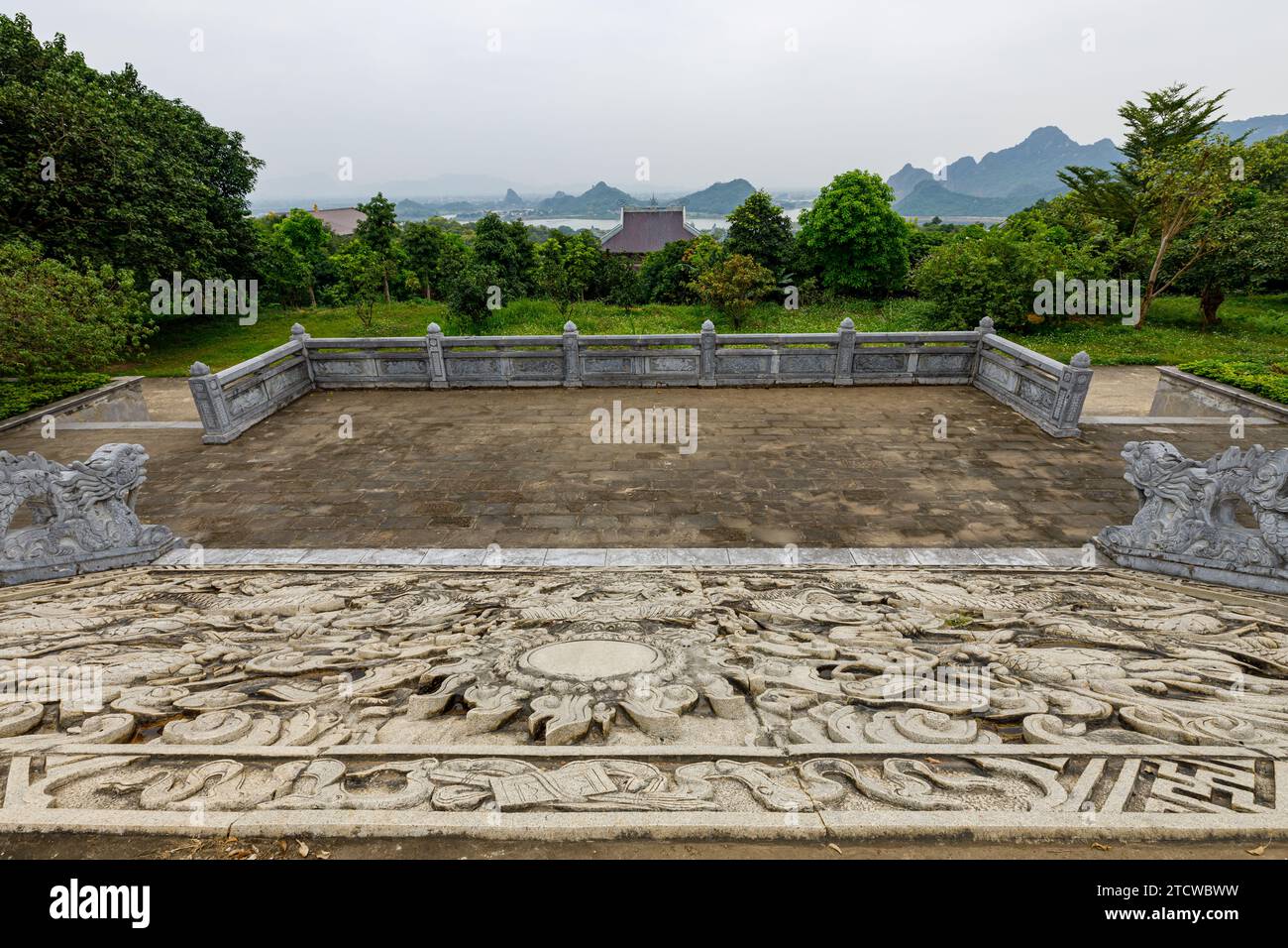 Temple halong bay vietnam unesco hi-res stock photography and images ...