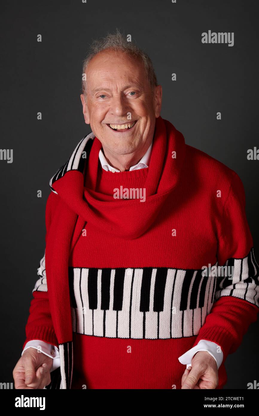 Gyles Brandreth at The Oldie Literary Lunch 12-12-23 Stock Photo - Alamy