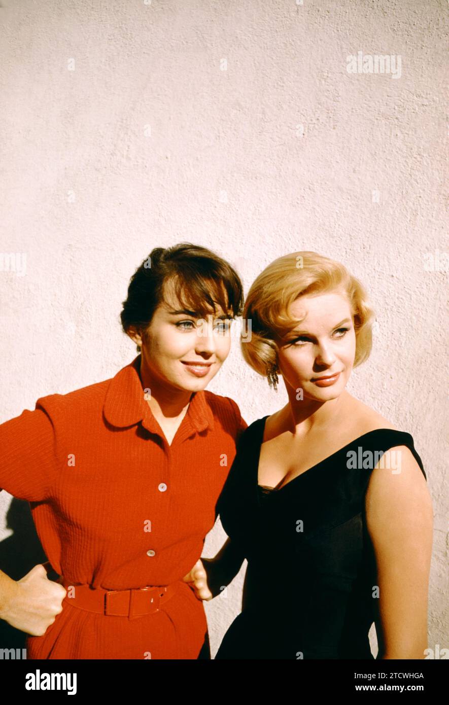 NOVEMBER 7: Miss Universe Carol Morris and Miss Sweden Ingrid Goude ...