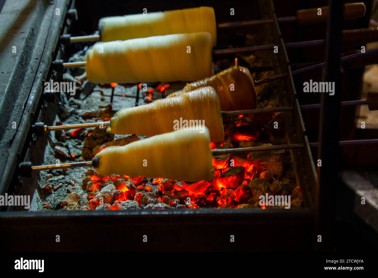 Hungarian chimney cakes hi-res stock photography and images - Alamy