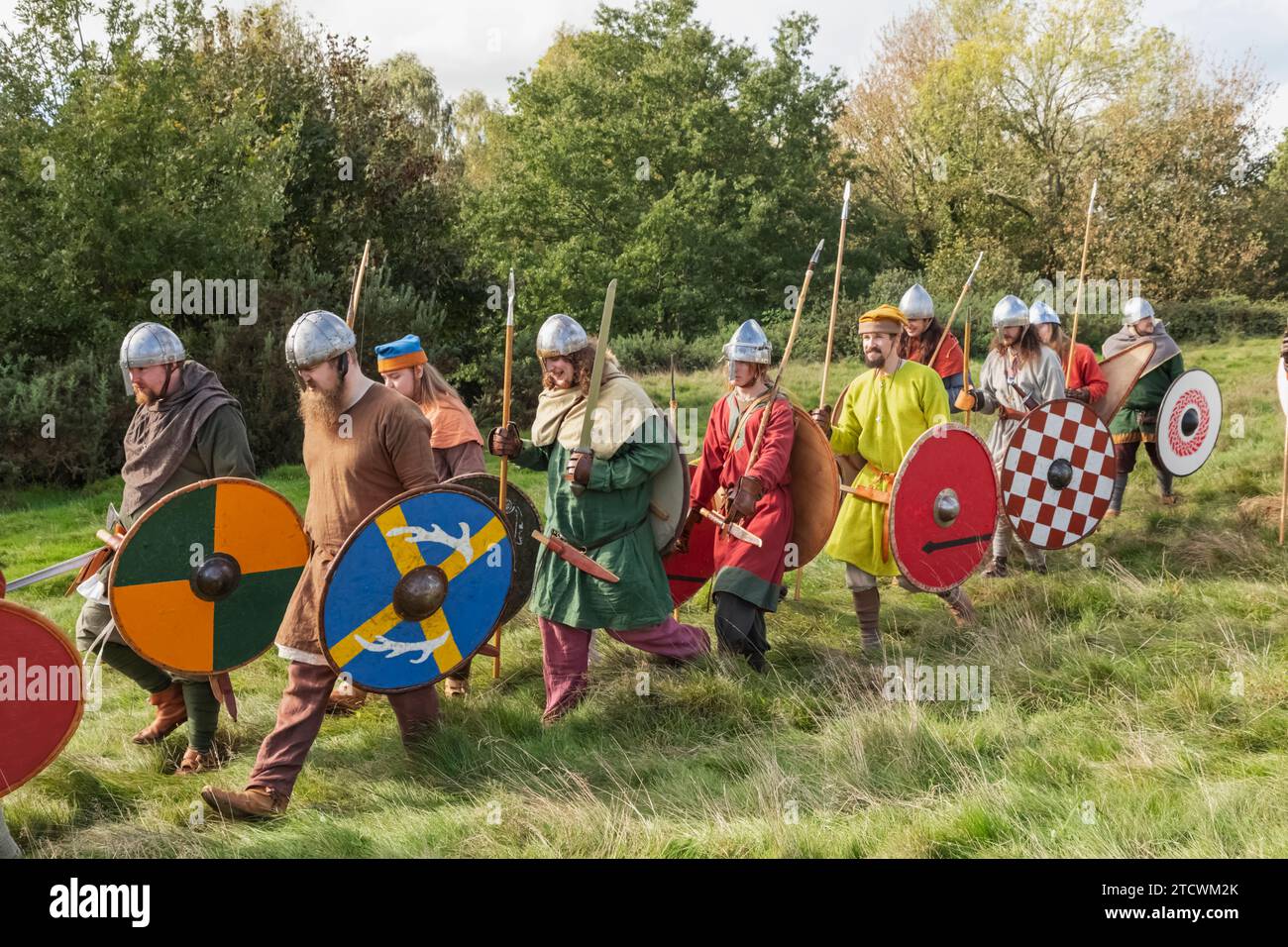 Group of warriors dressed in medieval armour hi-res stock photography and images - Alamy