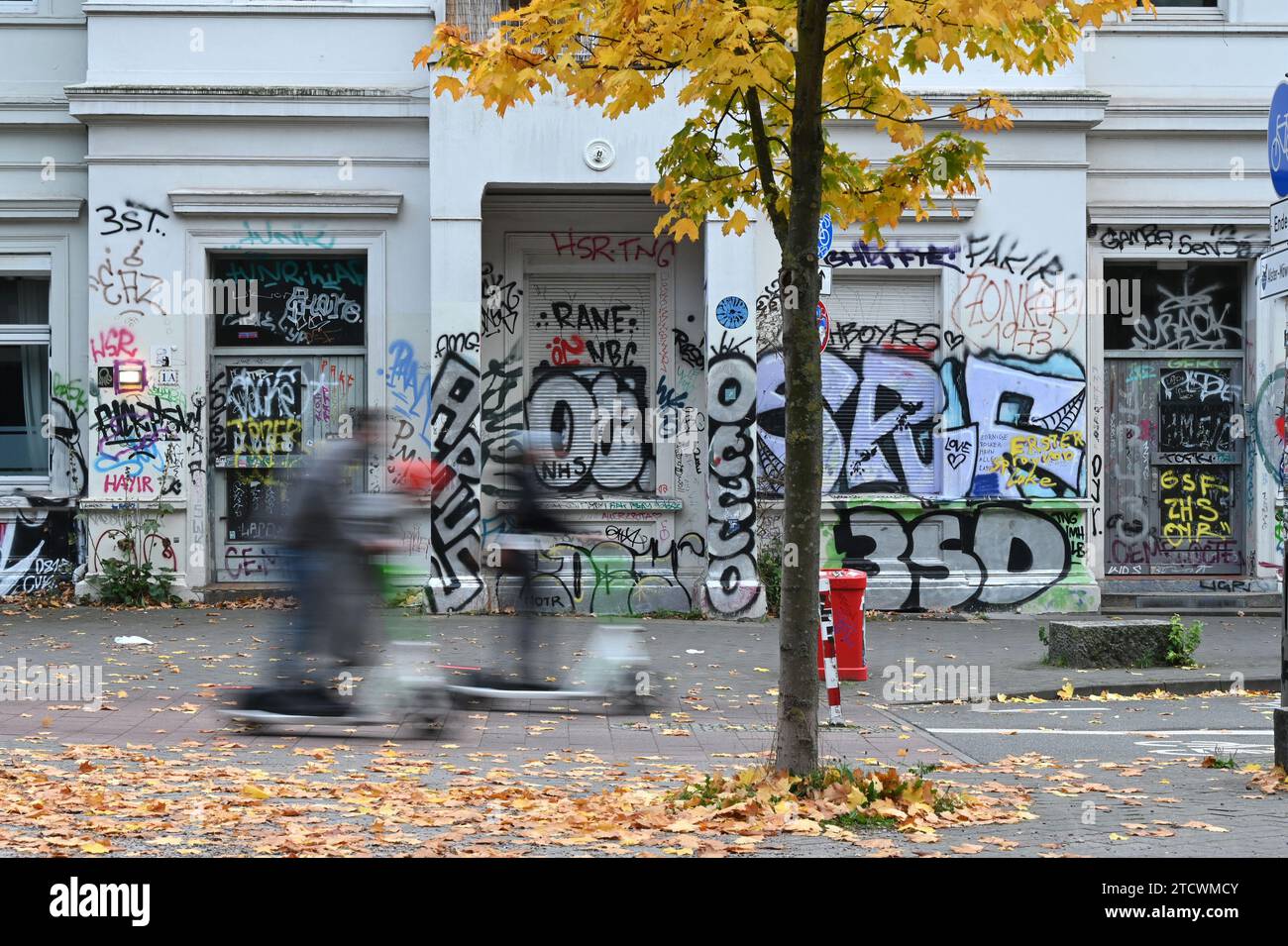 Graffiti on a building in the Schanzenviertel in Hamburg Stock Photo ...