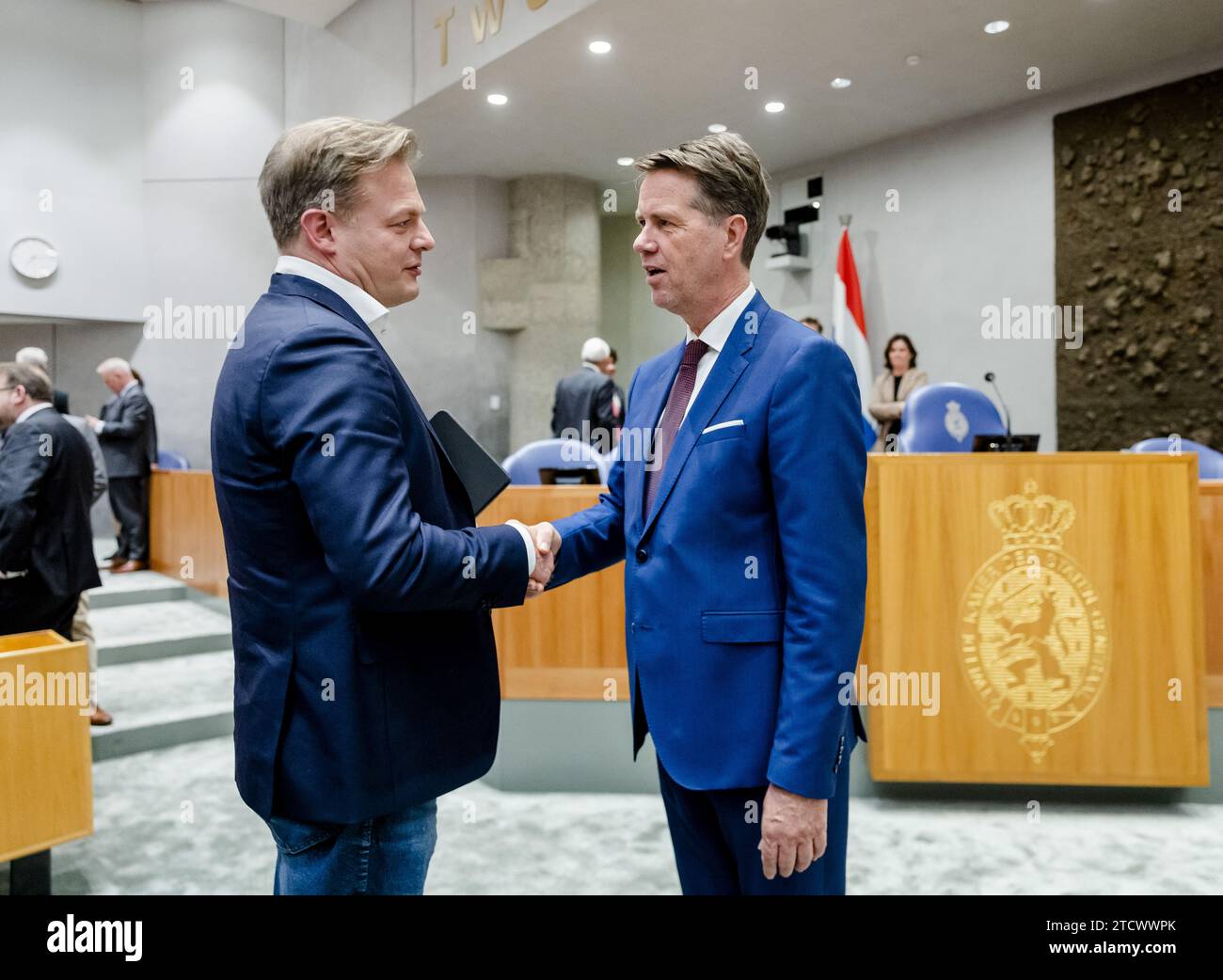 THE HAGUE - Martin Bosma (PVV) is congratulated by Pieter Omtzigt (NSC ...
