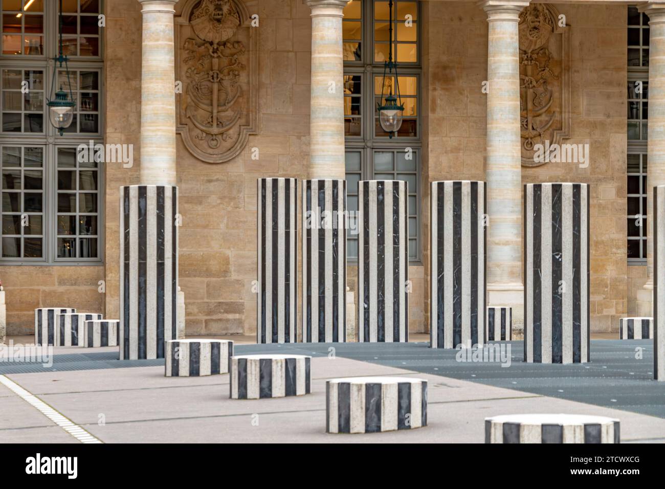 The inner courtyard, Cour d'Honneur, at The Palais Royal with an art ...