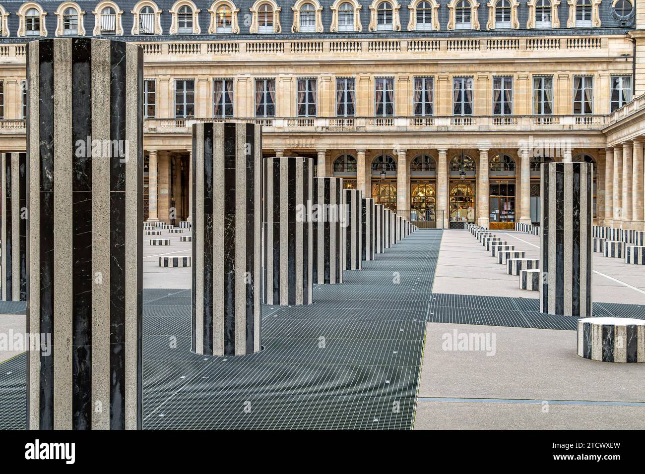 The inner courtyard, Cour d'Honneur, at The Palais Royal with an art ...