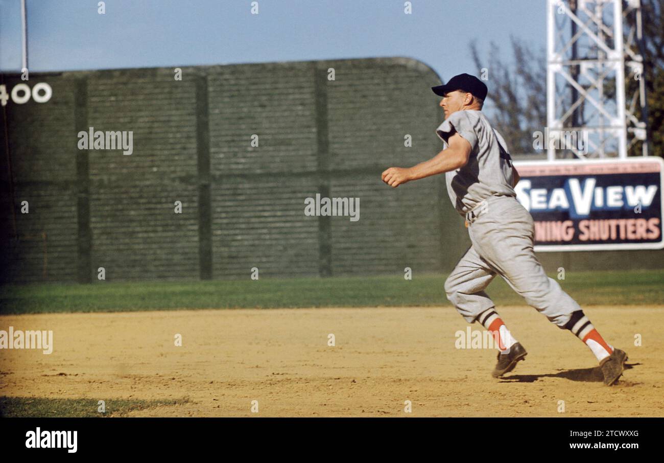FL - MARCH, 1956: Jackie Jensen #4 of the Boston Red Sox leads off ...