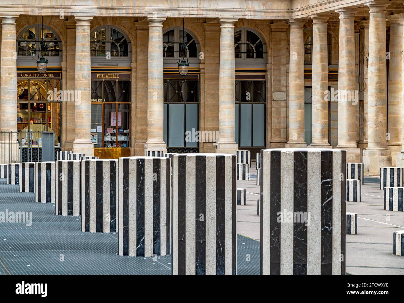 The inner courtyard, Cour d'Honneur, at The Palais Royal with an art ...