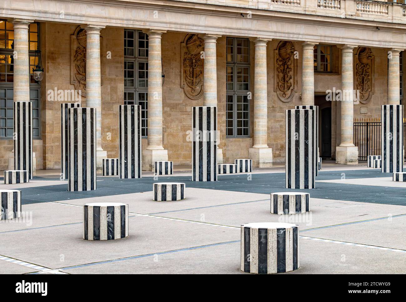 The inner courtyard, Cour d'Honneur, at The Palais Royal with an art ...