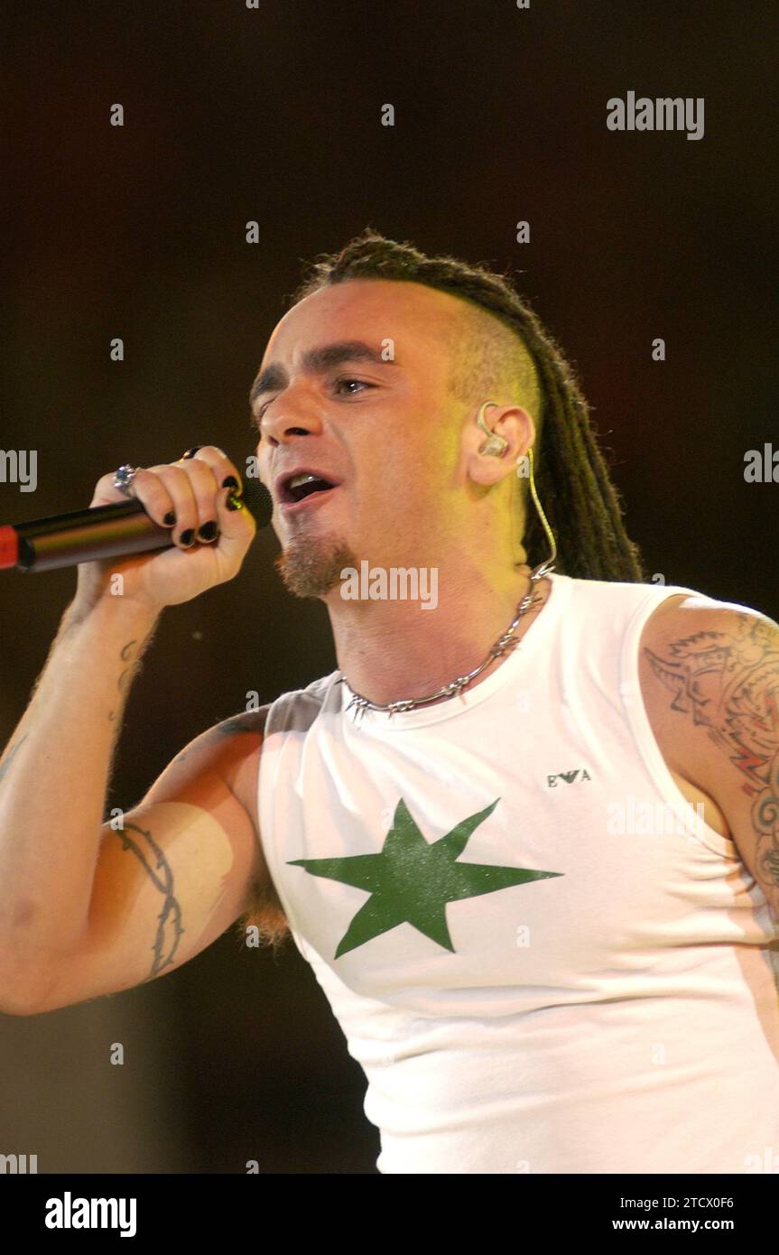 Verona Italy 2002-09-07: Articolo 31, J-Ax and DJ Jad, during the ...