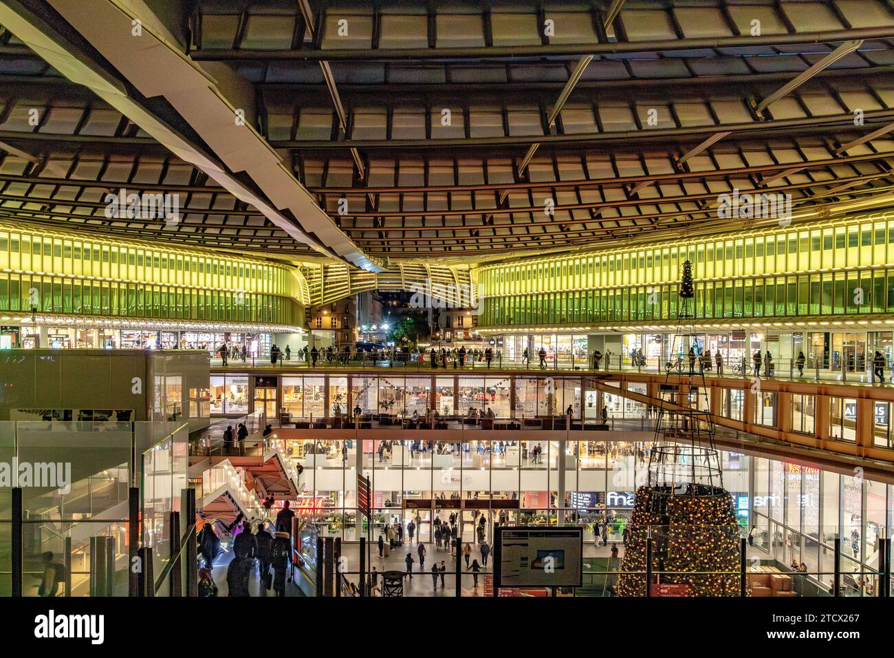 The entrance to the the shopping center of the Forum des Halles and the ...