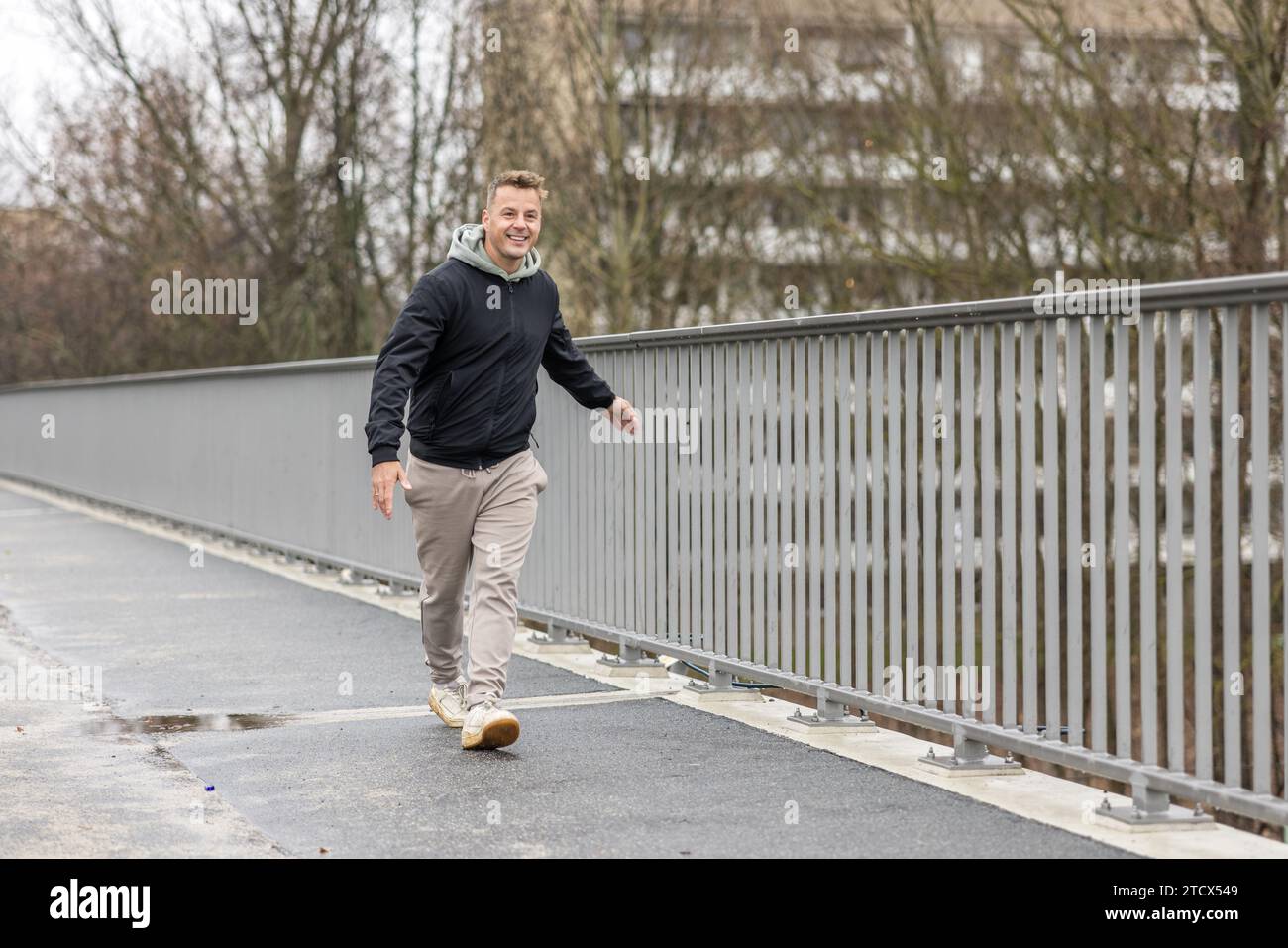 Cottbus, Germany. 14th Dec, 2023. Singer Alexander Knappe walks on a ...