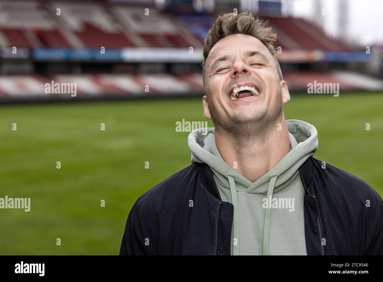 Cottbus, Germany. 14th Dec, 2023. Singer Alexander Knappe stands on the ...