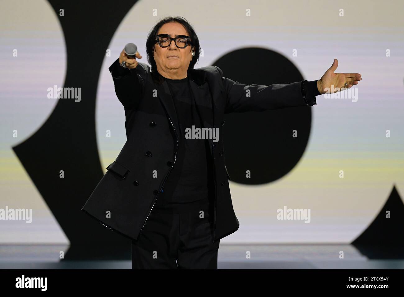 Renato Zero performs the special Rai Rischiatutto 70 program for the 70 ...