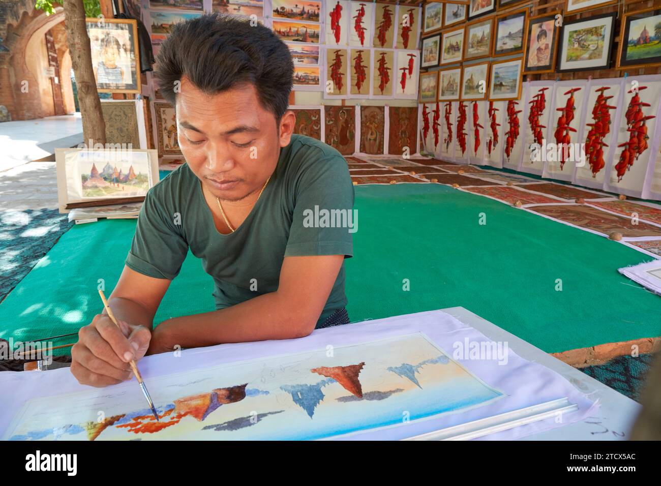 A Burmese painter in Bagan, Myanmar Stock Photo - Alamy