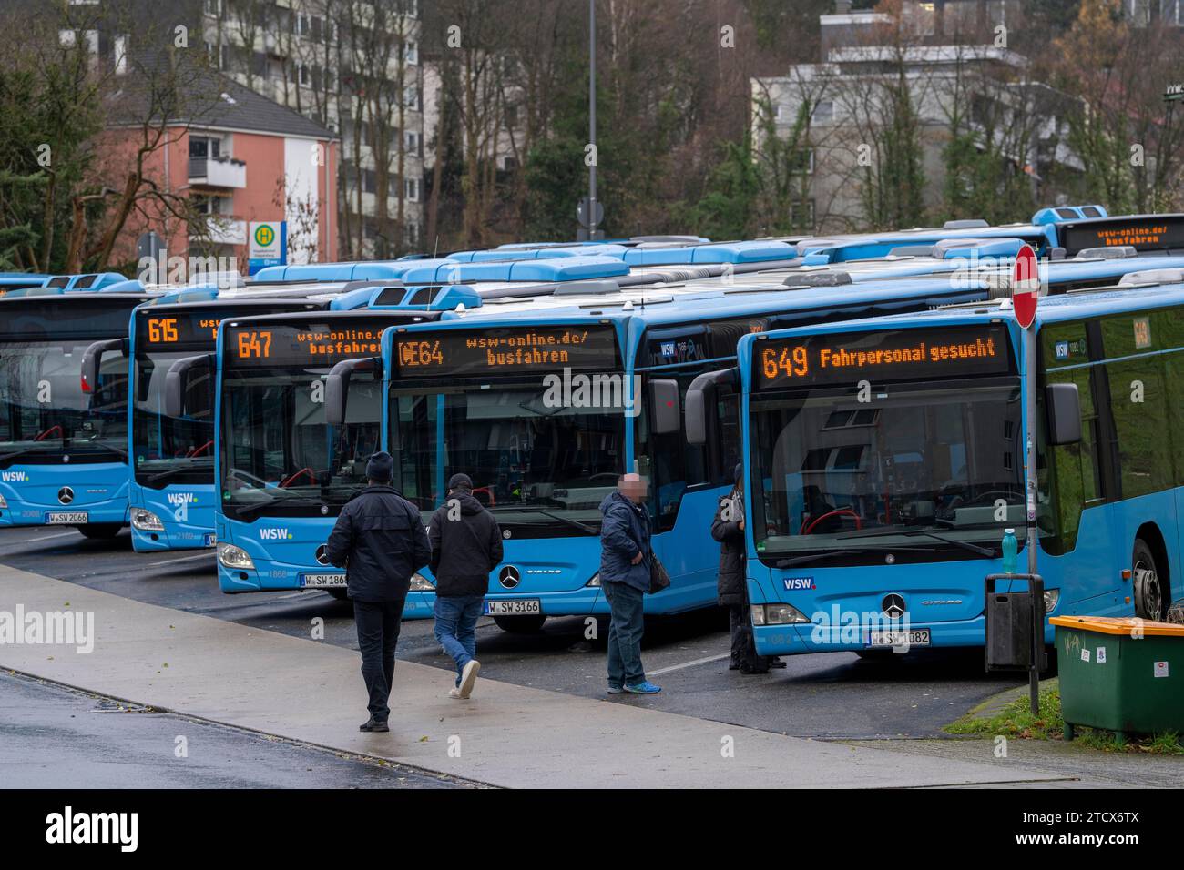 Busfahrerinnen hi-res stock photography and images - Alamy