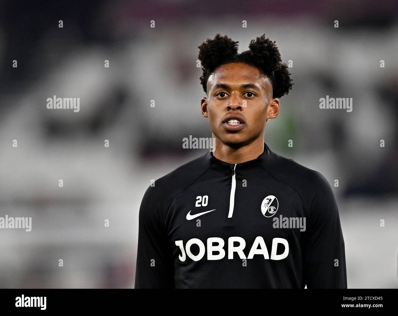 London, UK. 14th Dec, 2023. Junior Adamu (SC Freiburg) in the warm up ...