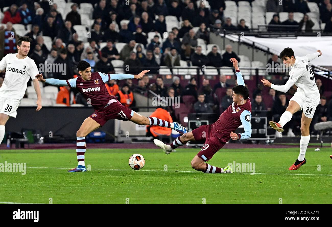 London, UK. 14th Dec, 2023. Merlin Röhl (SC Freiburg) has a shot at ...