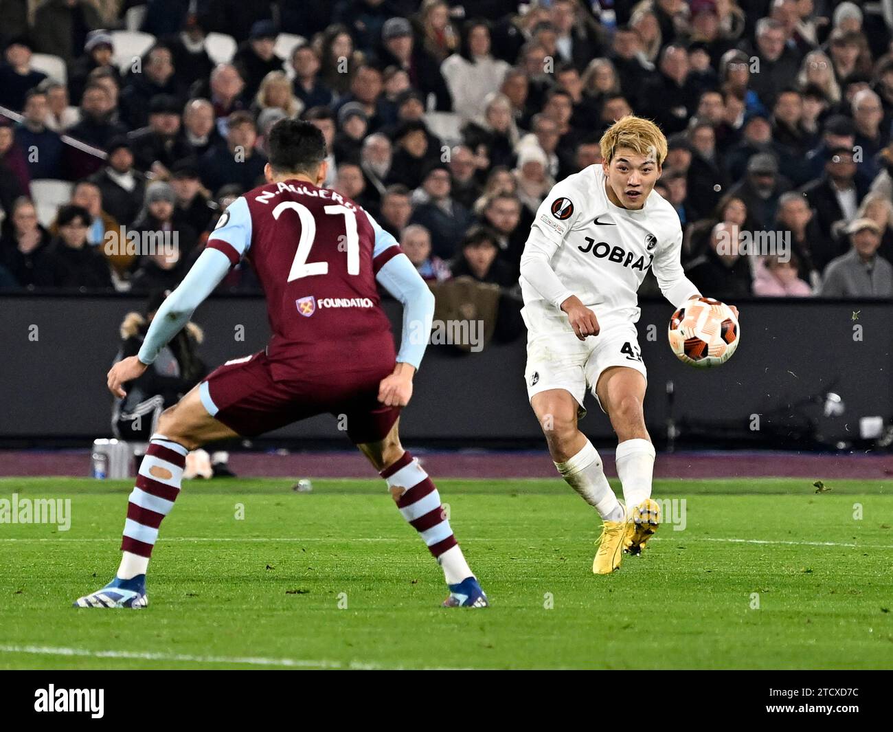London, UK. 14th Dec, 2023. Ritsu Dōan (SC Freiburg) has a shot at ...
