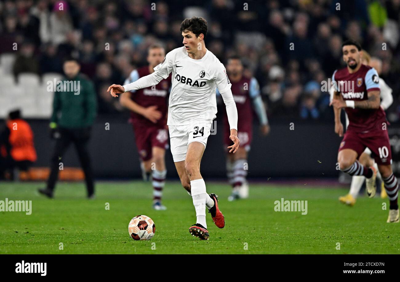 London, UK. 14th Dec, 2023. Merlin Röhl (SC Freiburg) during the West ...