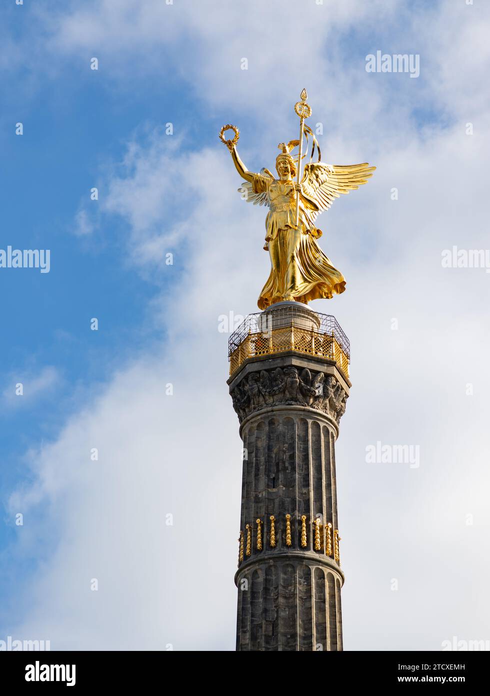 A picture of the top section of the Victory Column Stock Photo - Alamy
