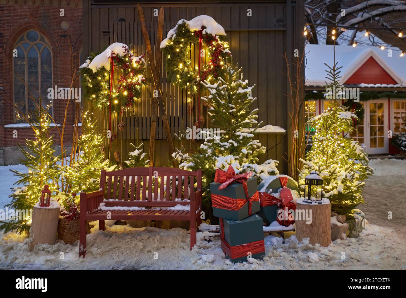 Christmas decorations - bench, Christmas trees, gift boxes, garlands ...