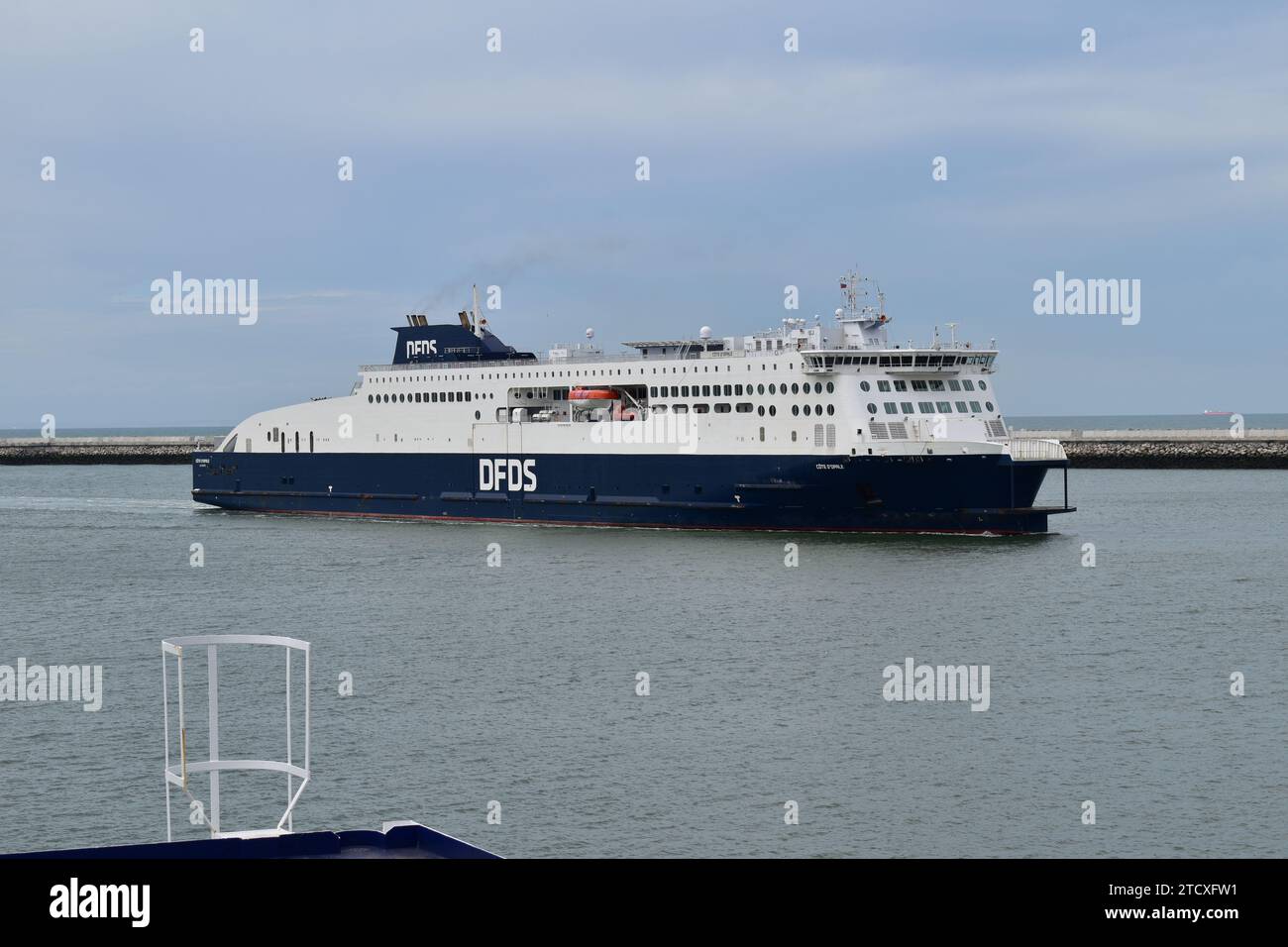 DFDS ferry boat arriving at Calais car ferry port from Dover Stock ...