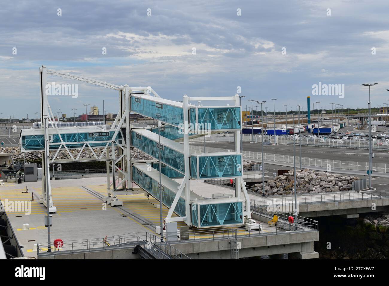 Dis embarkation hi-res stock photography and images - Alamy