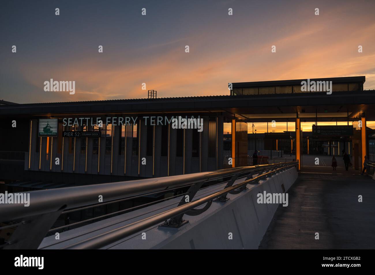 Seattle, USA. 26 Nov, 2023. Golden hour at the Colman Ferry Terminal on ...