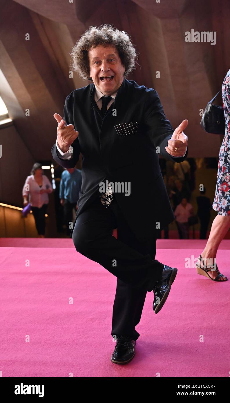 Sydney, Australia. 15th Dec, 2023. British singer Leo Sayer reacts ...