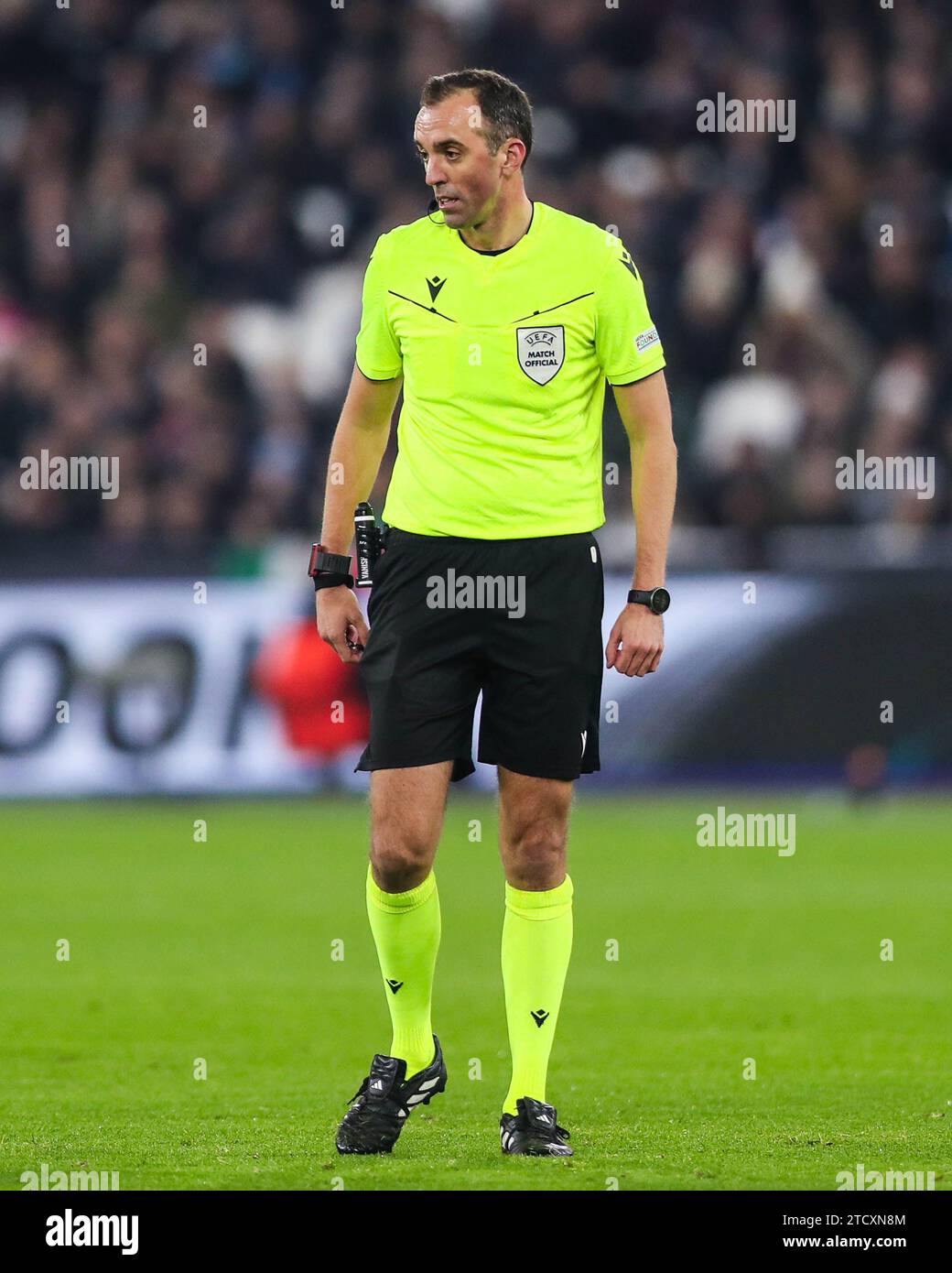 London, UK. 14th Dec, 2023. Referee joao Pedro da Silva Pinheiro in ...