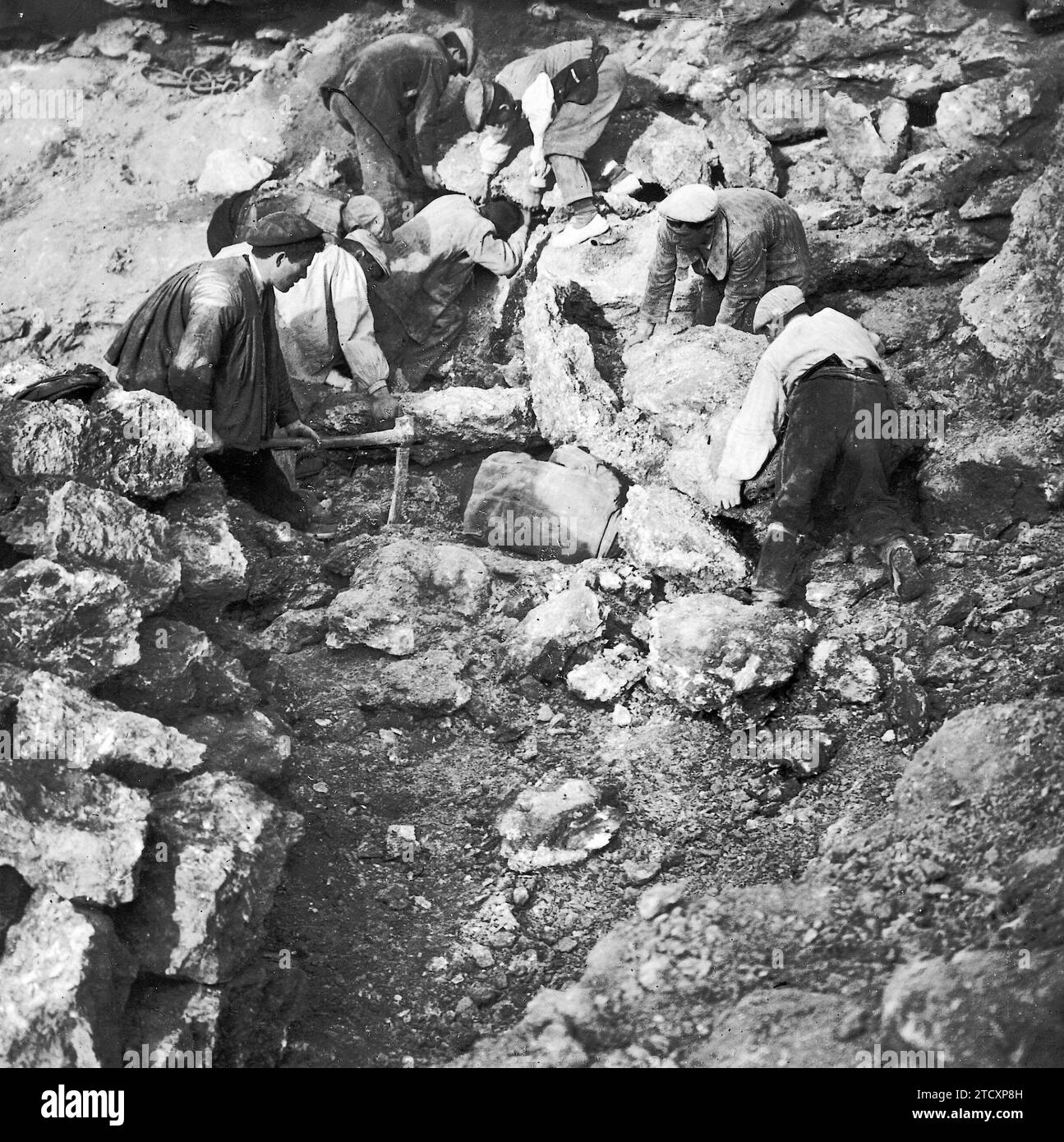 02/21/1912. The unfortunate events of yesterday in Vallecas. Gypsum ...