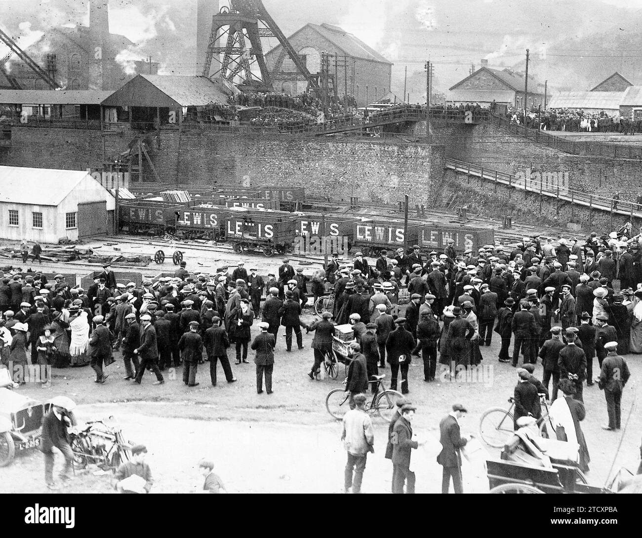 Firedamp explosion Black and White Stock Photos & Images - Alamy