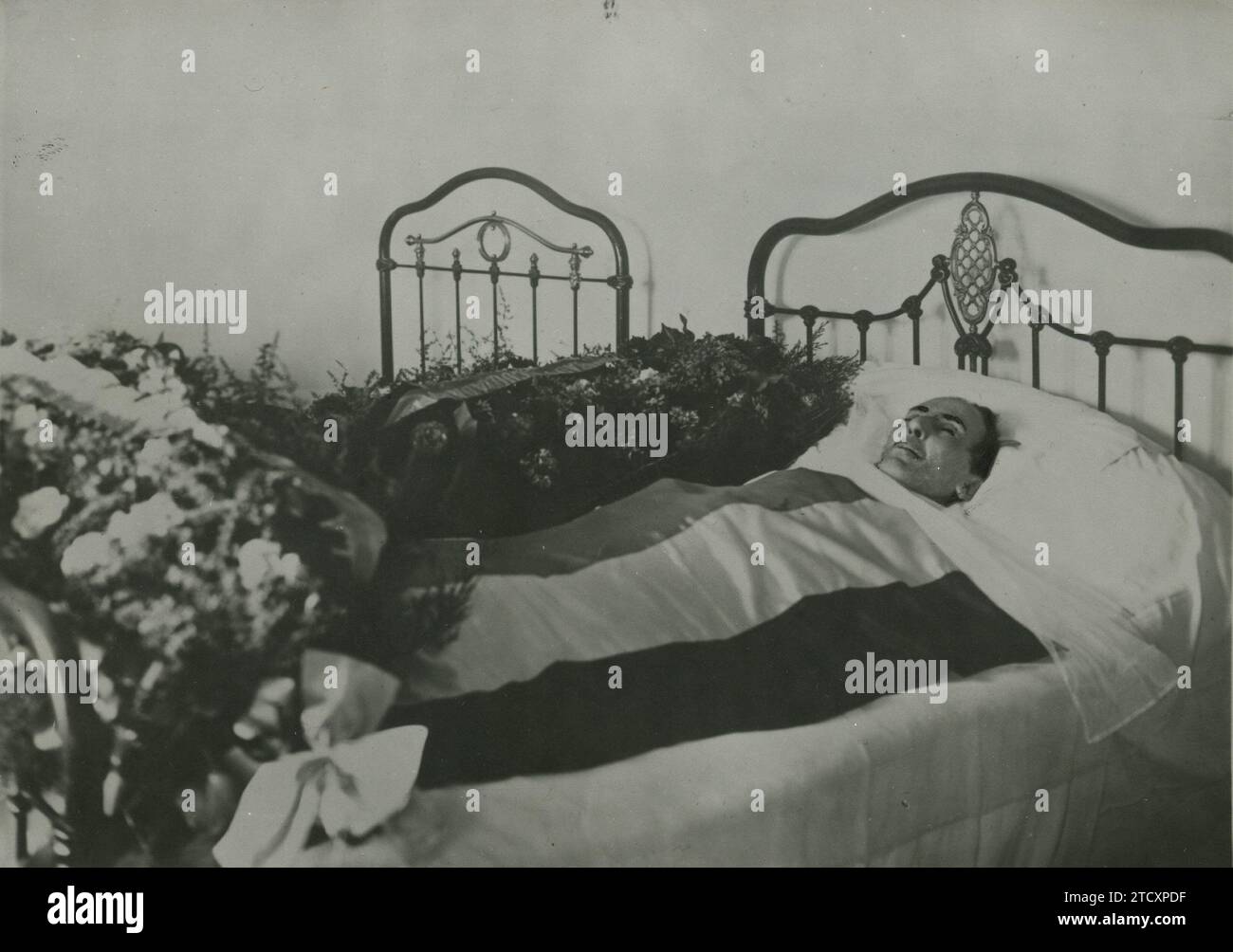 Collioure (France), 02/22/1939. Antonio Machado in a bed at the ...