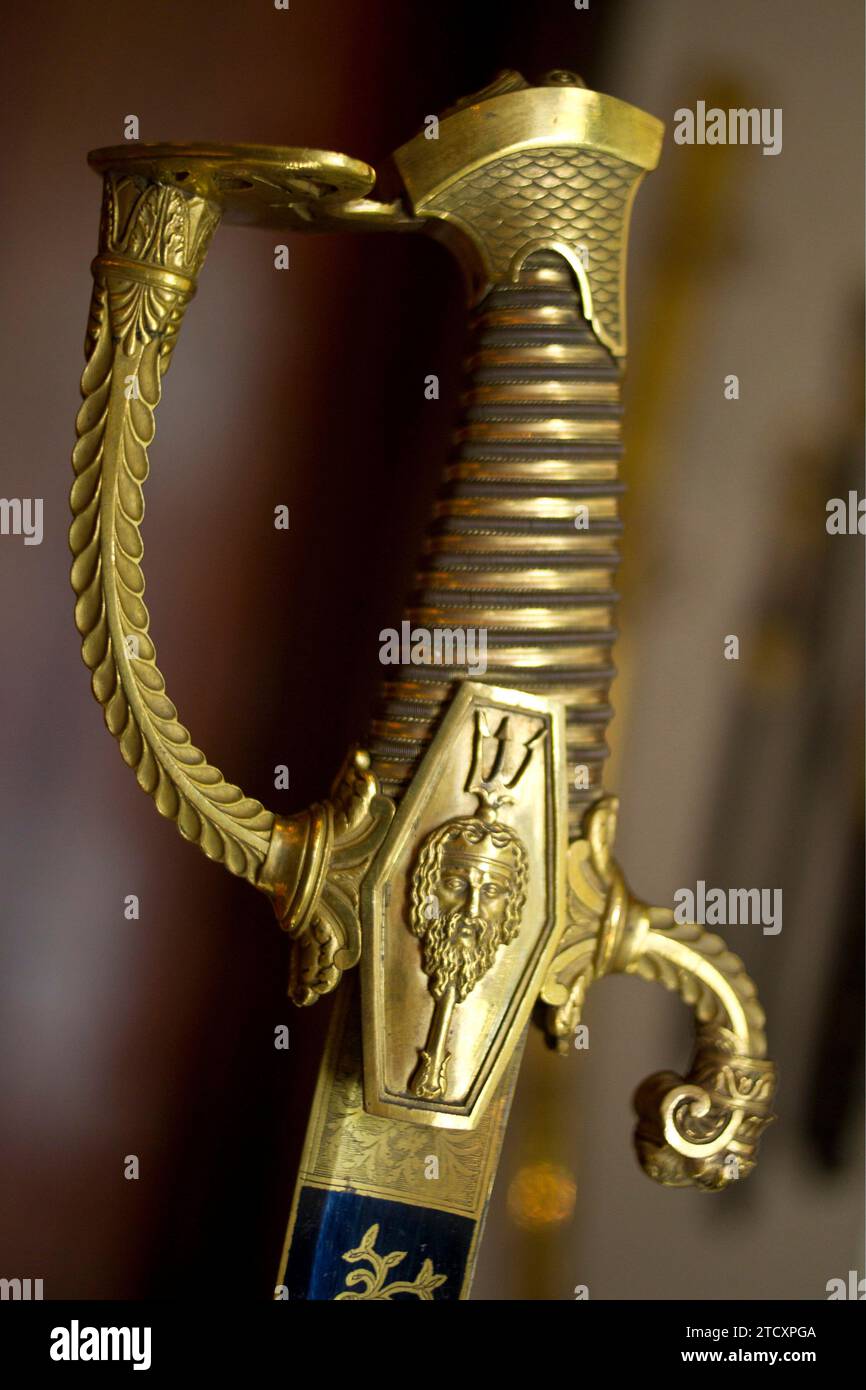 13.12.2012 Madrid. Naval Museum. Sword and pistols that belonged to ...